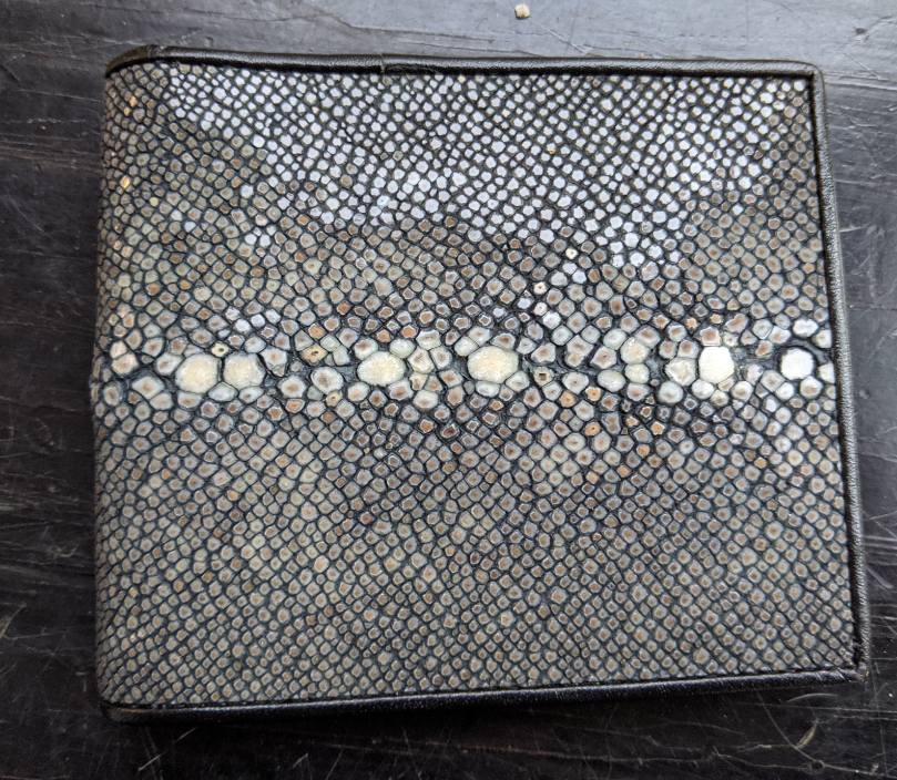 Row Stone Shark Wallet – Erving Exotic Leather